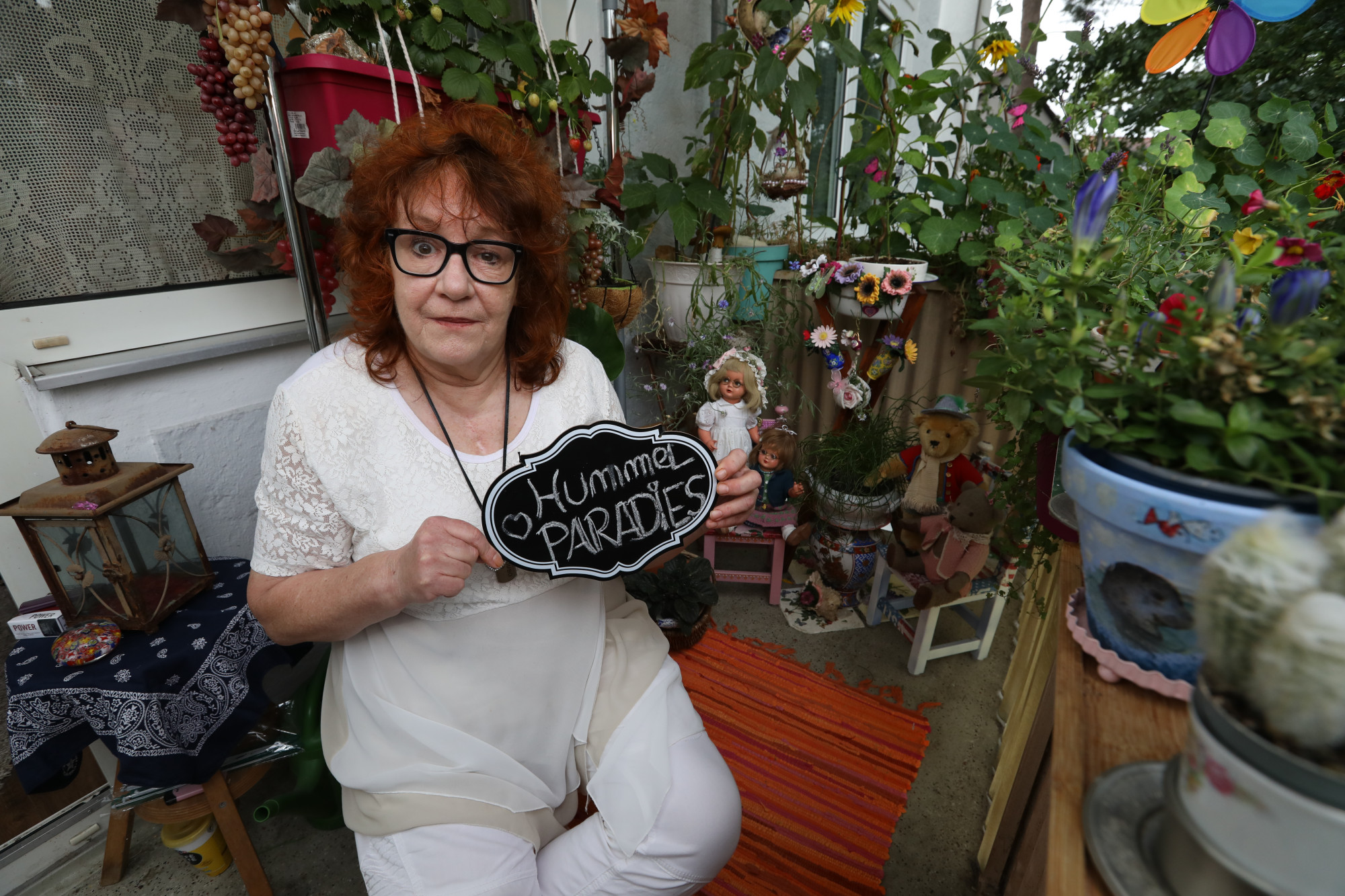 Zwischen Erdbeerschaukel und Hummel-Landeplatz: Martina Richter ist ...